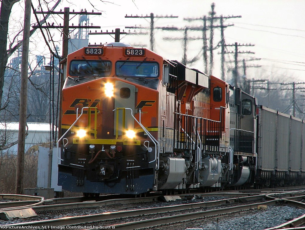 BNSF 5823 N89108